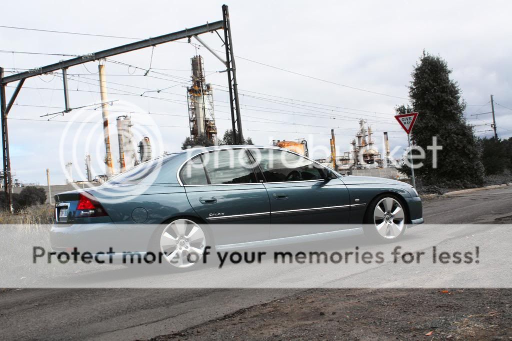 Rims on a vz calais | Just Commodores