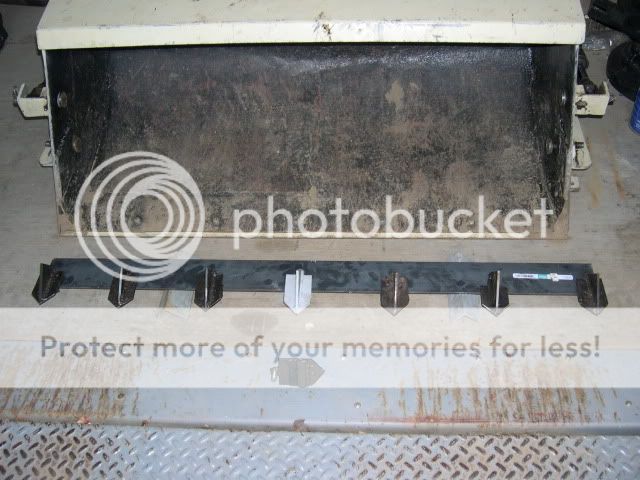 Just finished my homemade version of the Superior scoop/Johnny Bucket ...